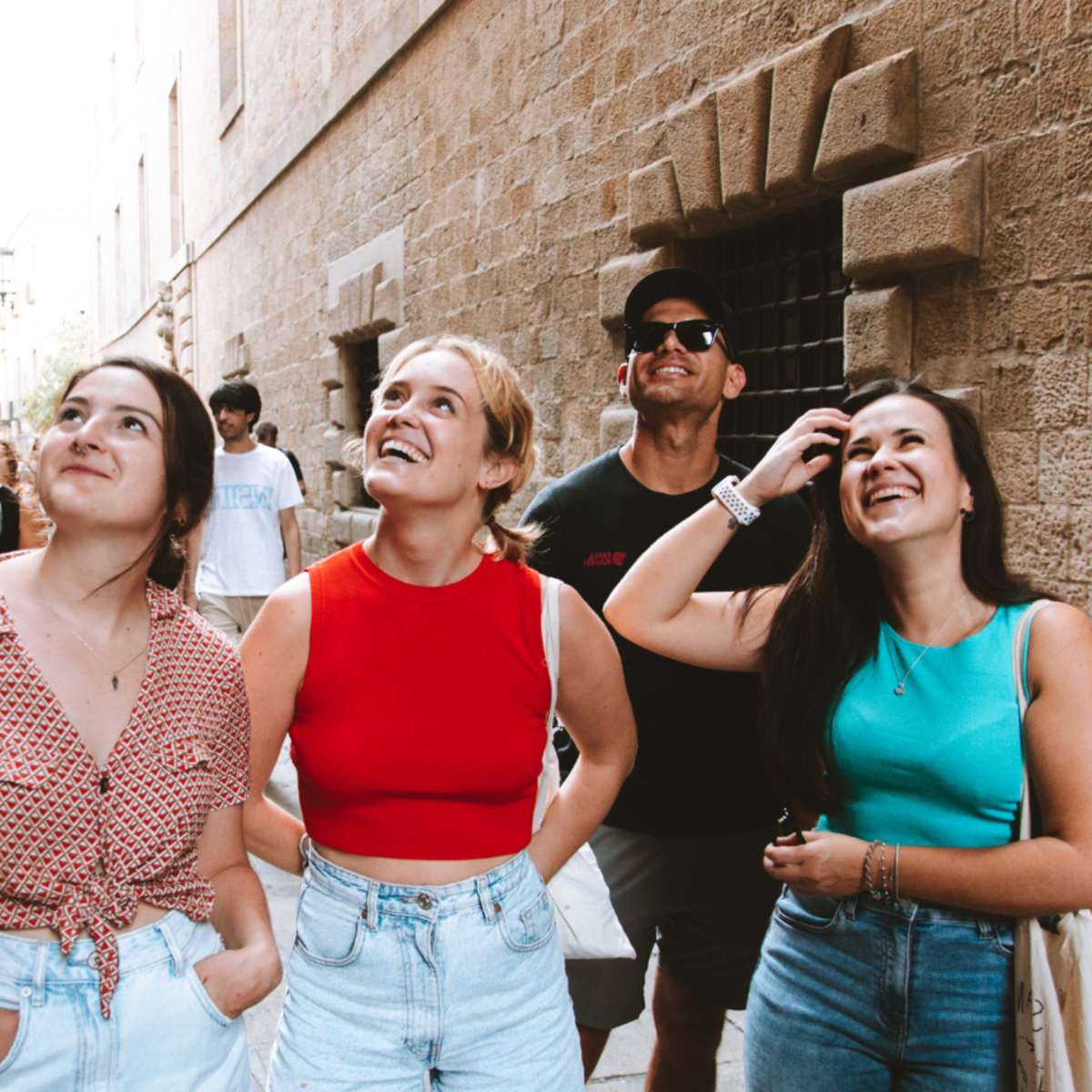 Context Travel: Unscripted Private Walking Tours with Expert Guides