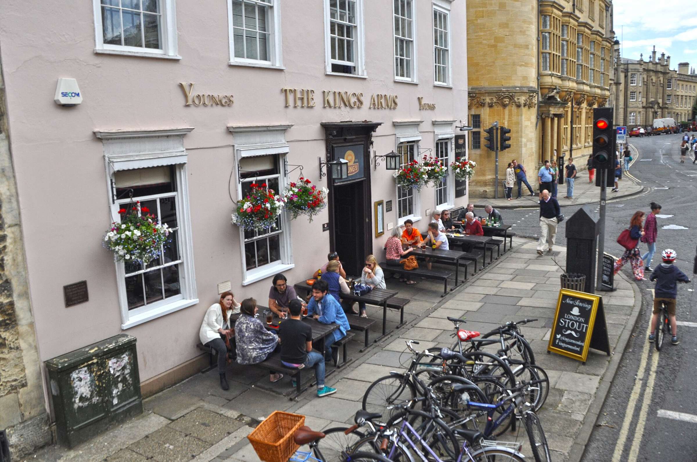 Oxford Pub History Tour