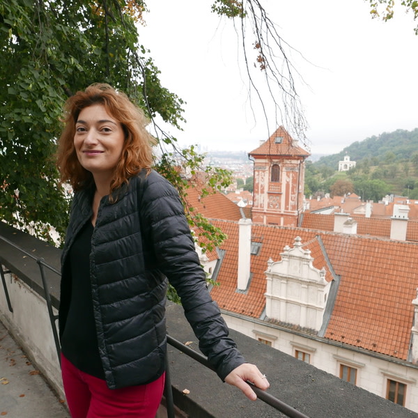 Elli D | Paris - Context Travel