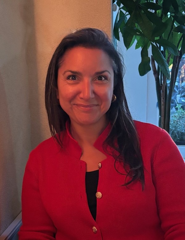 Lora S | Amsterdam | Art Historian, Curator