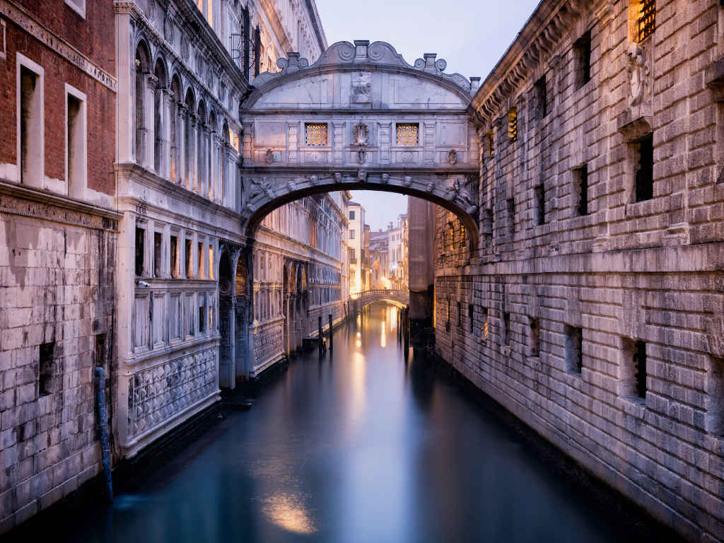 13 Must-See Venice Attractions & Their Histories