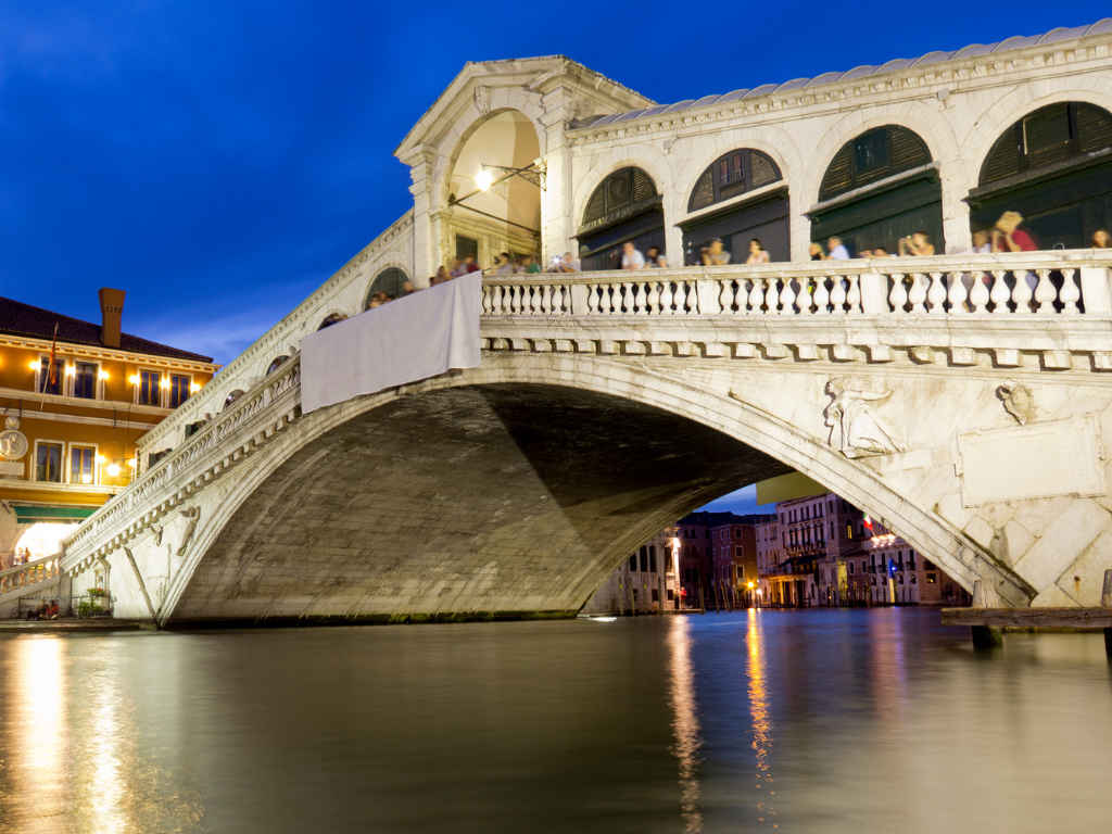 13 Must-See Venice Attractions & Their Histories