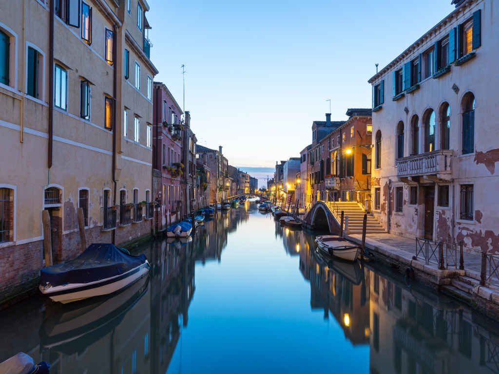 13 Must-See Venice Attractions & Their Histories